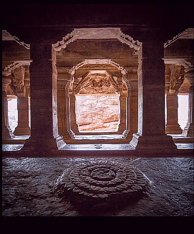 paintings at Badami | sreenivasarao's blogs